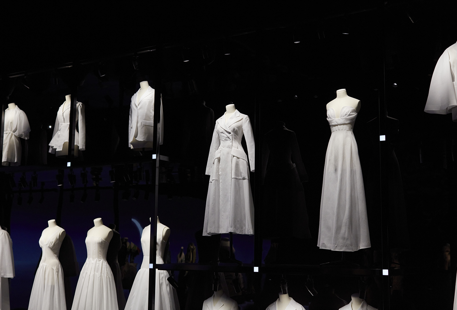 DIOR DIOR FROM PARIS TO JAPAN OSAKA | WORKS 2020 | VISIONS AND PARADOX ...